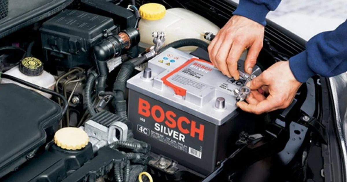 How many amps is a car battery